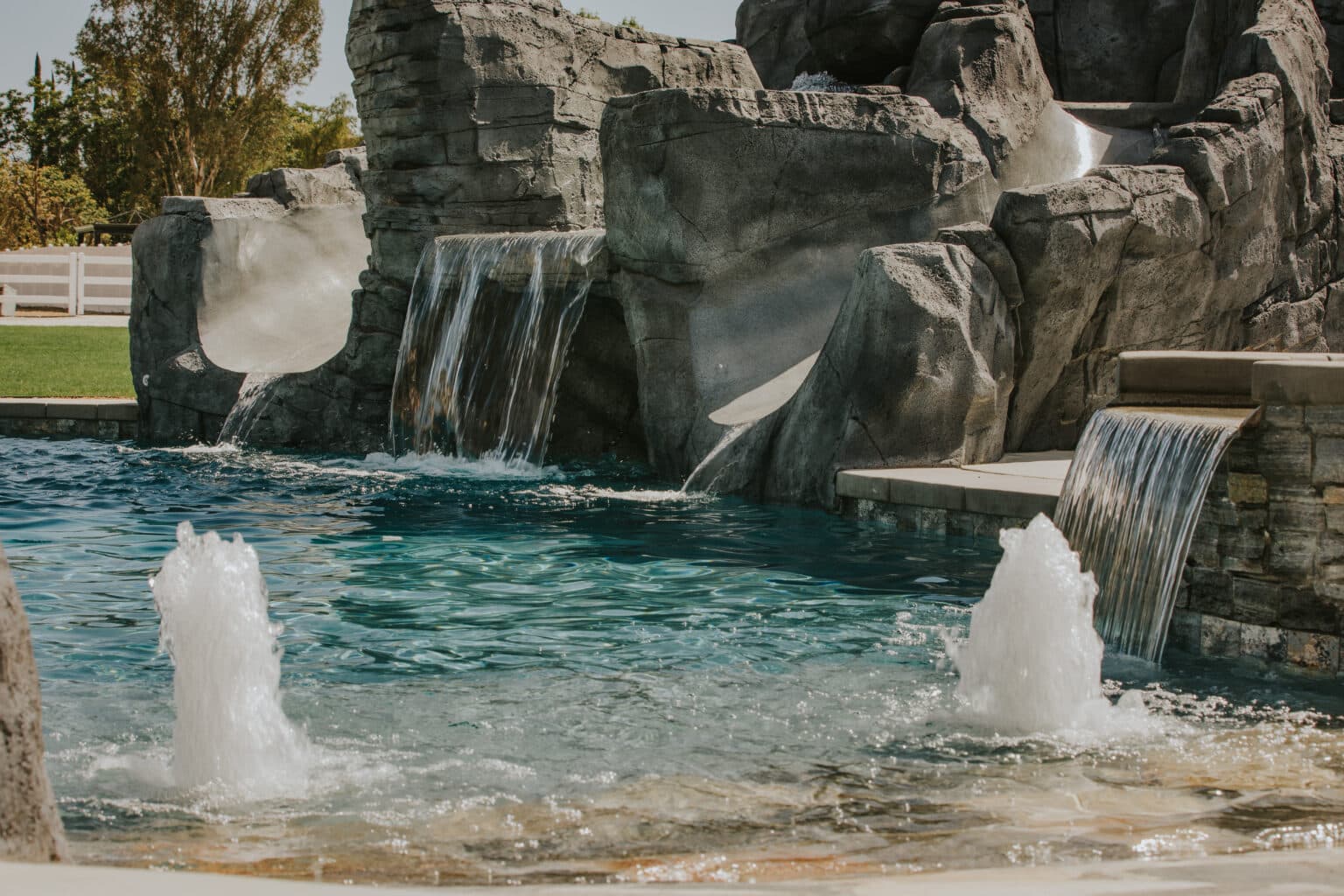 Your Custom Pool Builder for Stunning Outdoor Living