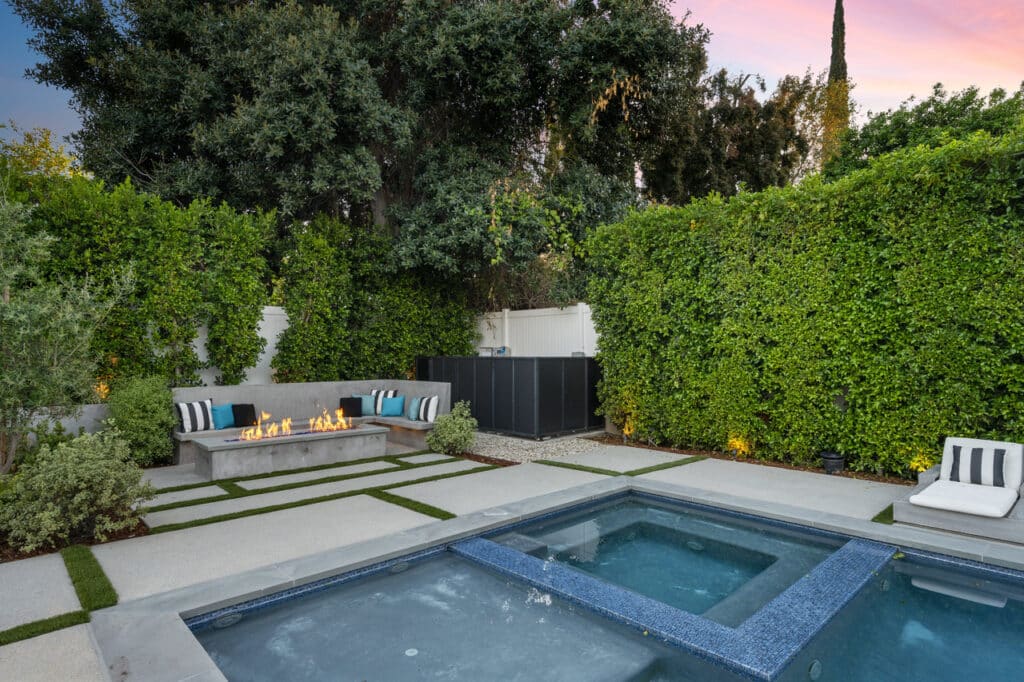 Hot tub swimming pool combinations